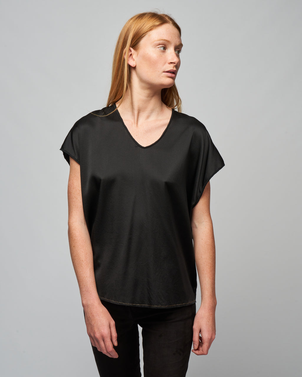 Aqc Ellie Sloppy-V Tee Jet – scarpa