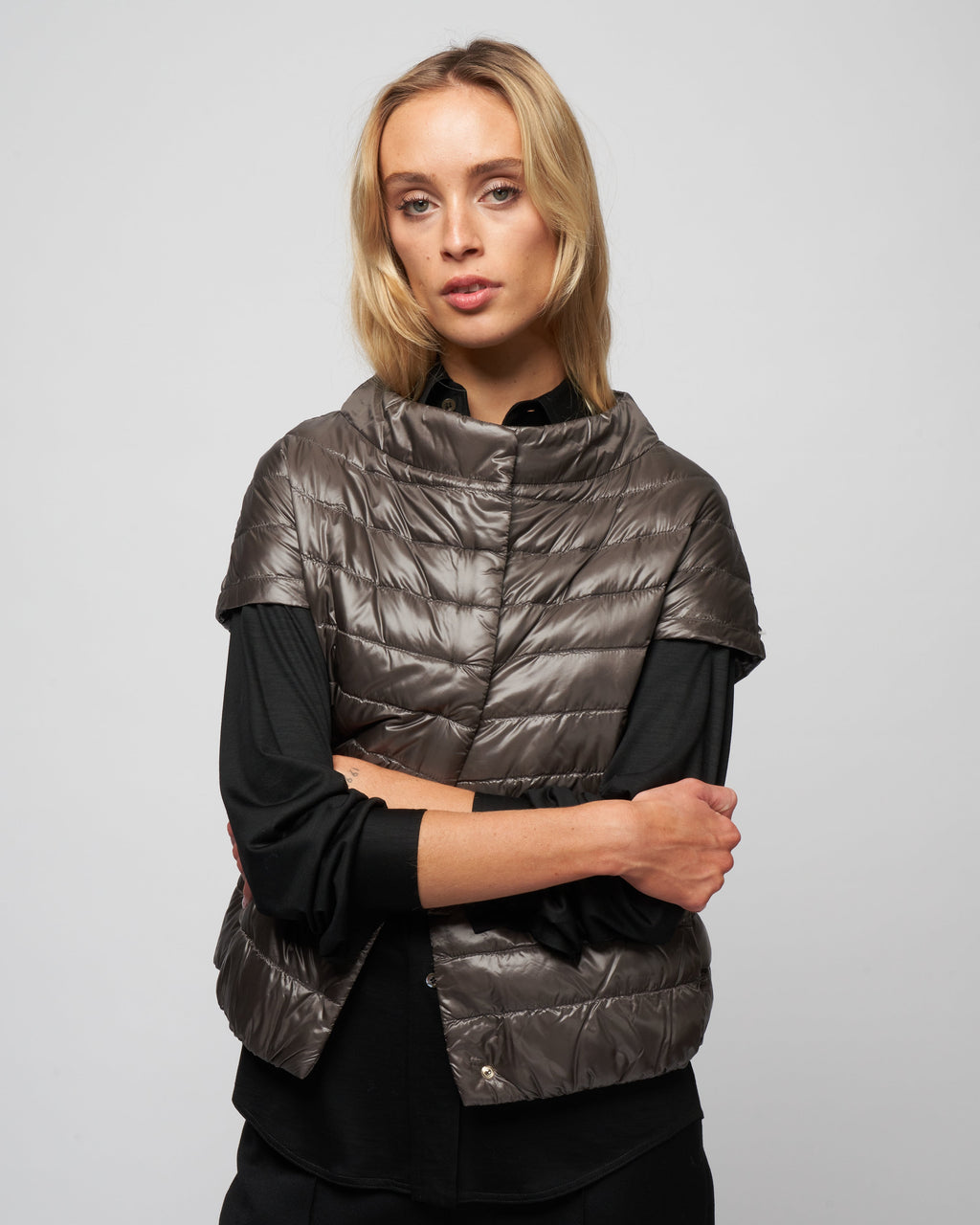 Herno Emilia Ultralight Cap Sleeve Antracite – scarpa